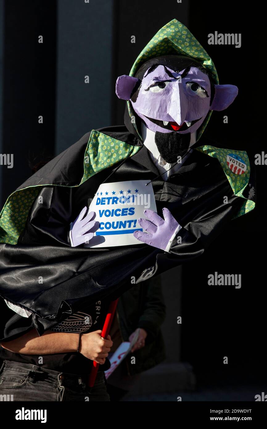 Sesame street puppet hi-res stock photography and images - Alamy