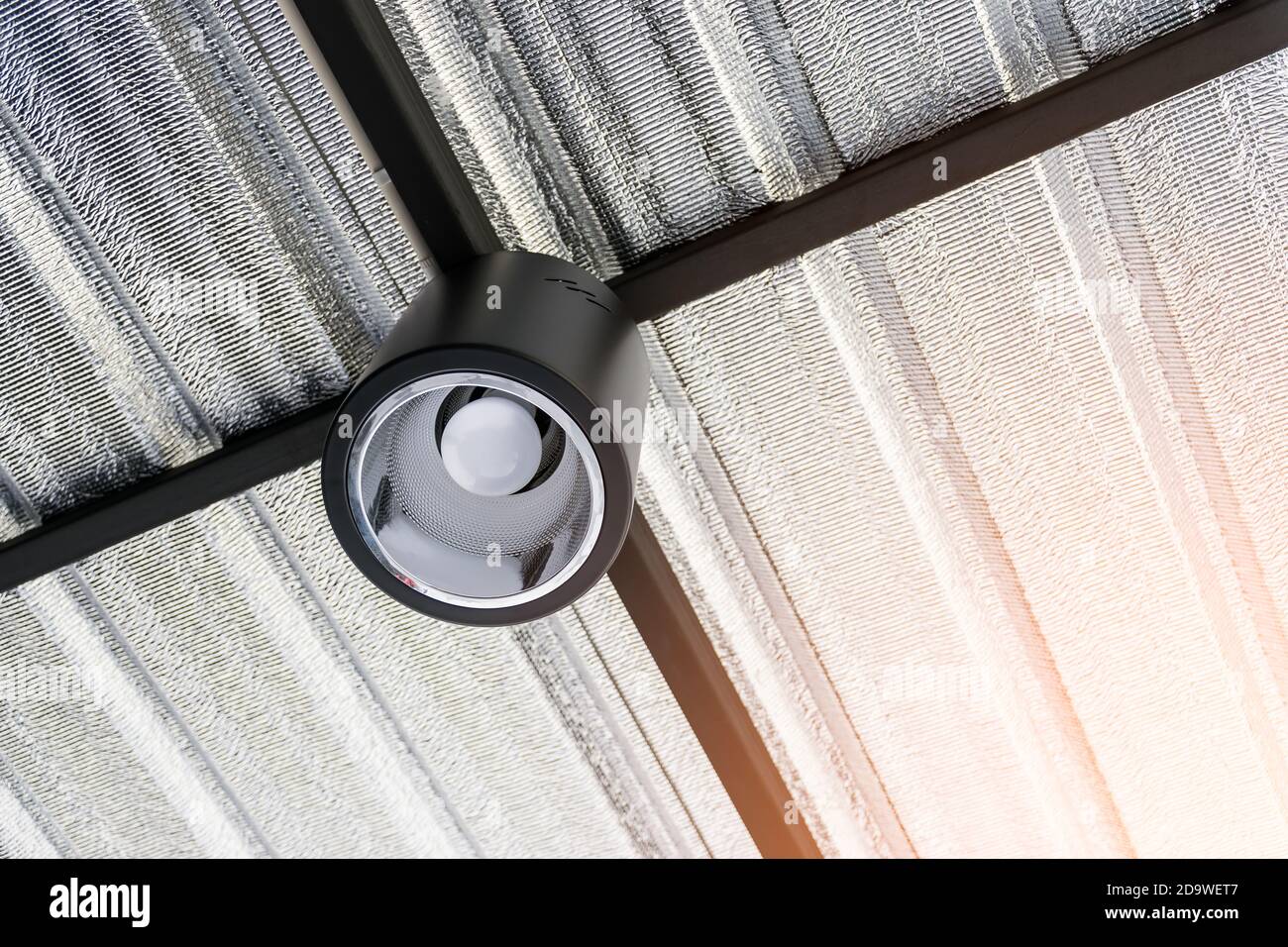 Halogen light ceiling hi-res stock photography and images - Alamy