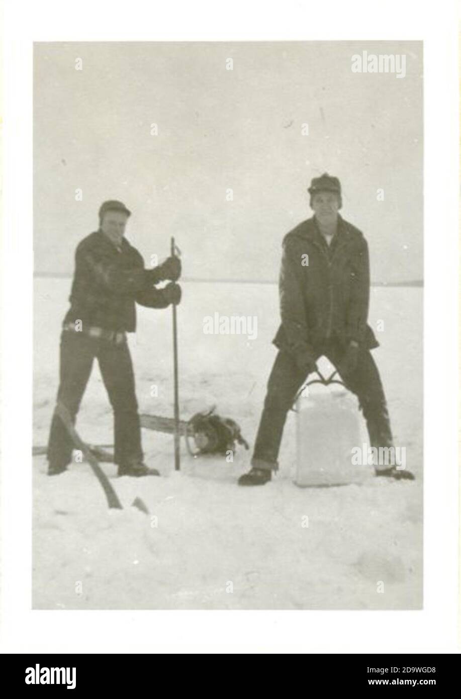 Cutting ice history hi-res stock photography and images - Alamy