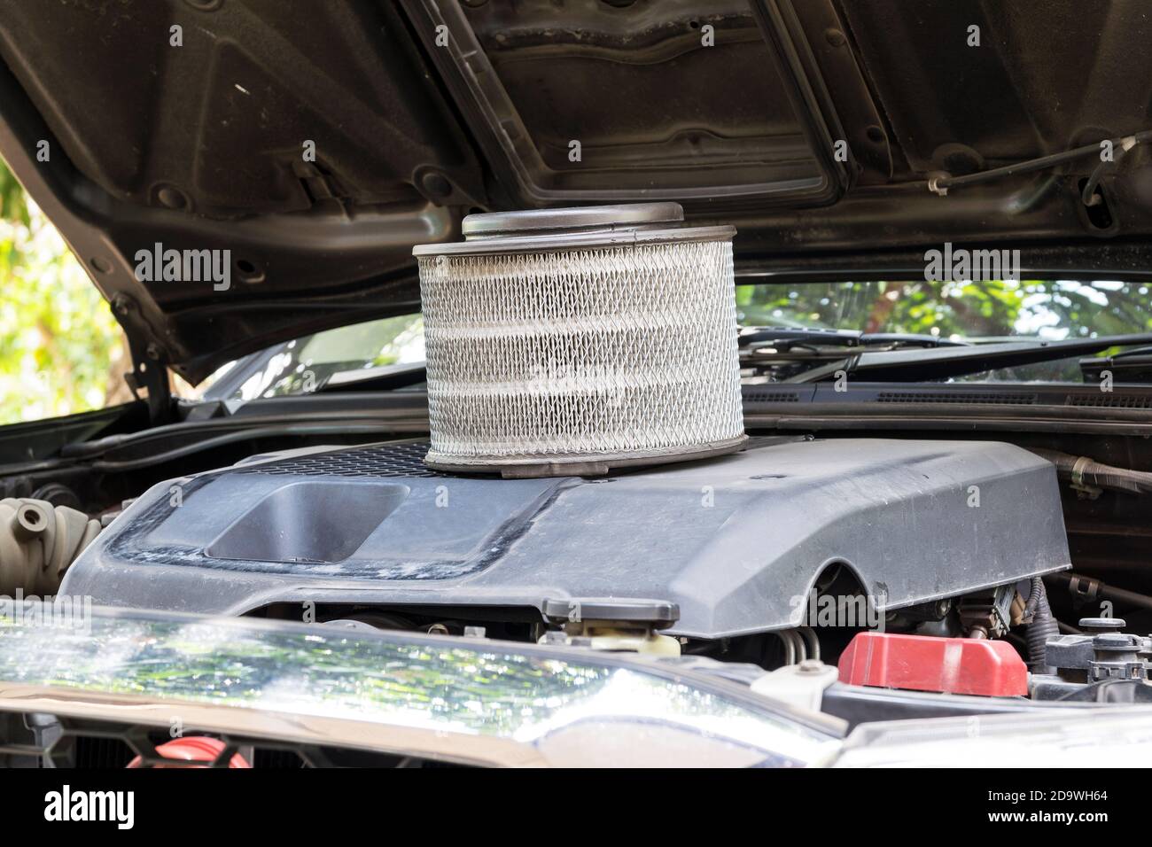 Remove the air filter for diesel cars to clean Stock Photo - Alamy