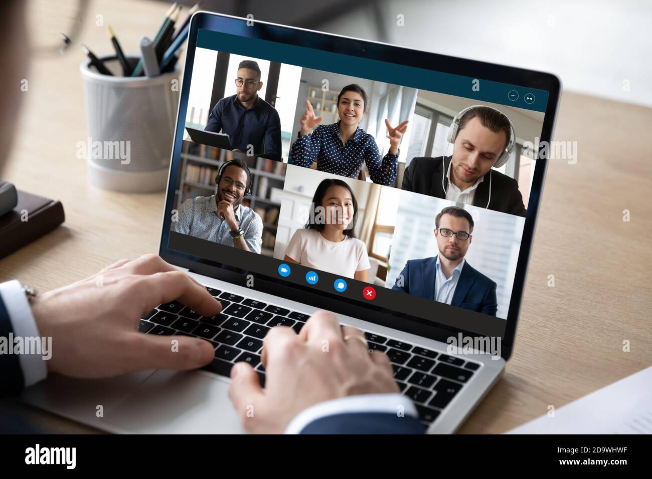 Online video conference hi-res stock photography and images - Alamy
