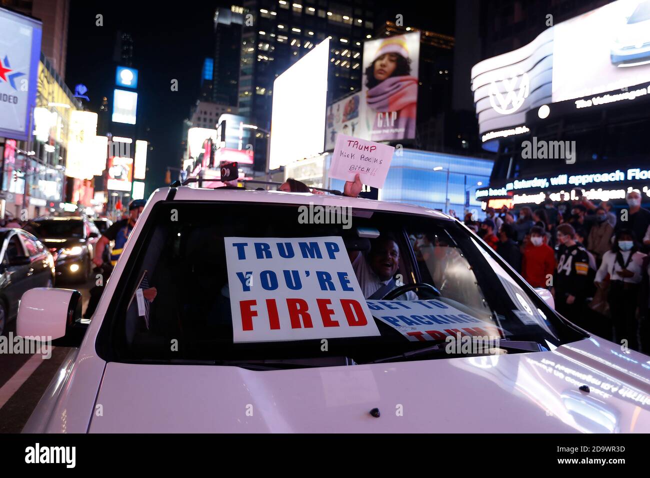 Trump car window hi-res stock photography and images - Alamy