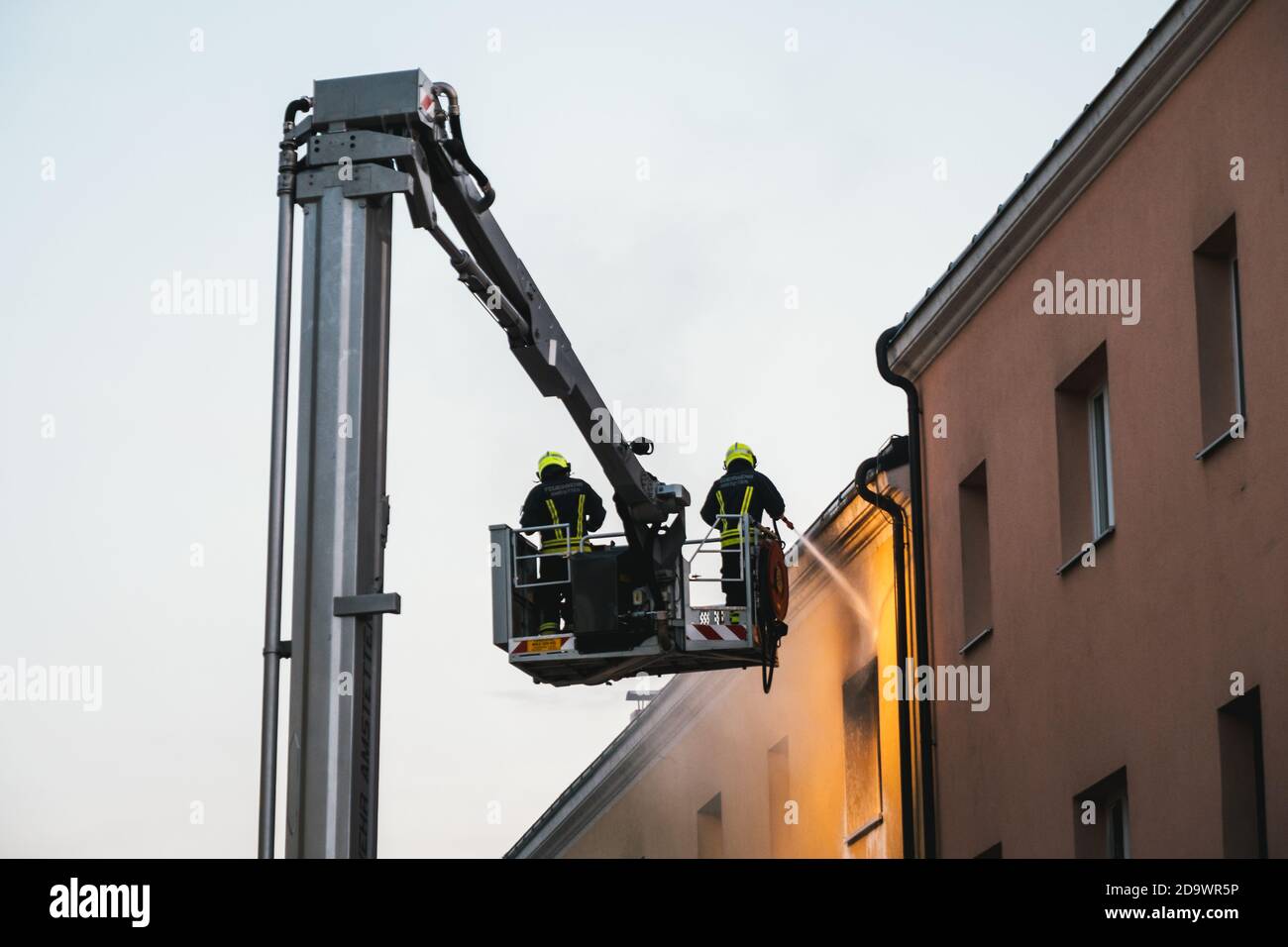 Fire fighter in uniform hi-res stock photography and images - Alamy
