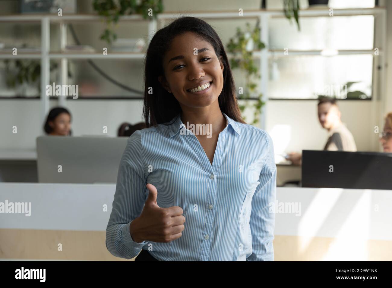 Asian female client hi-res stock photography and images - Alamy