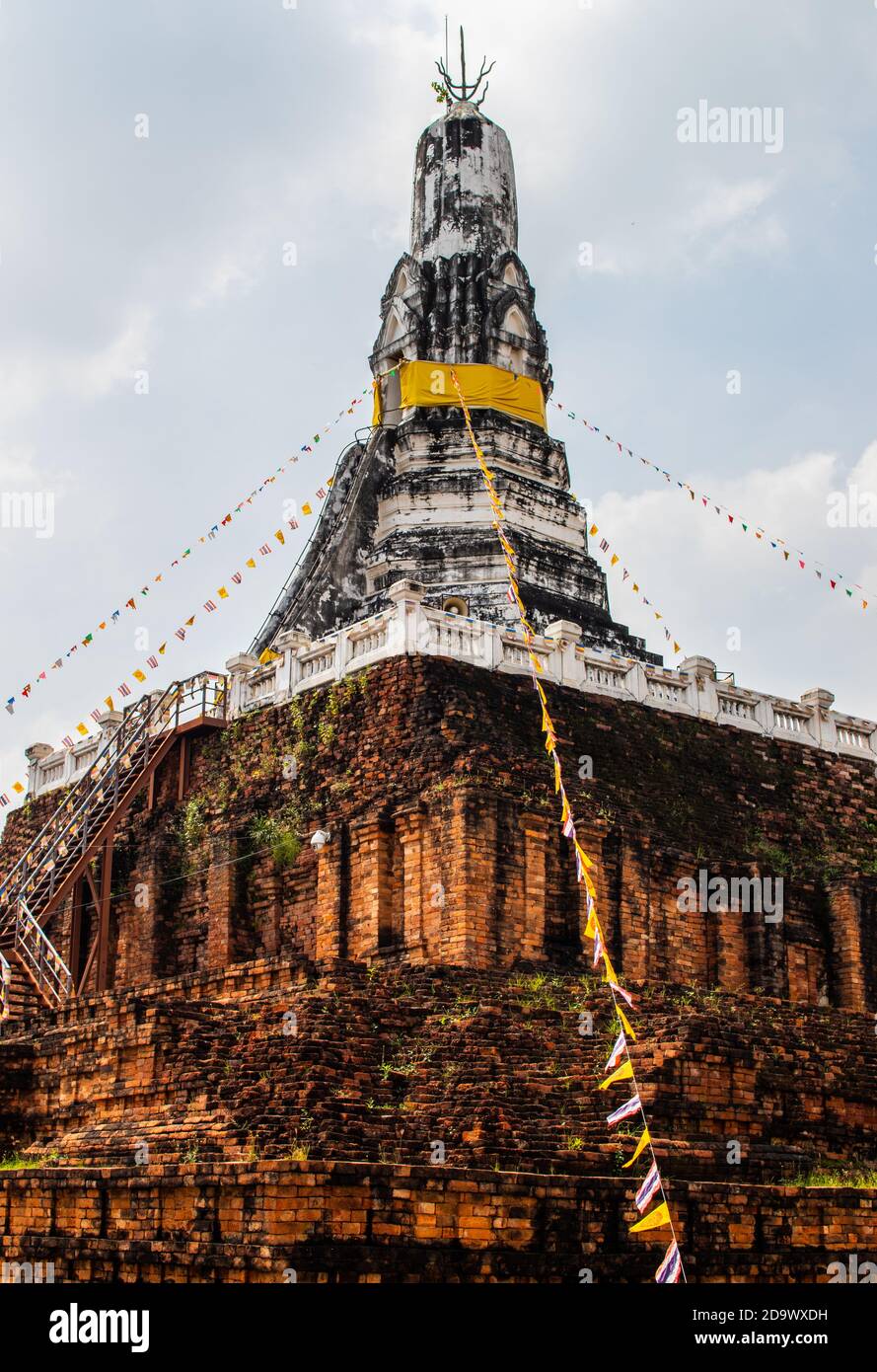 Nakhonpathom hi-res stock photography and images - Alamy