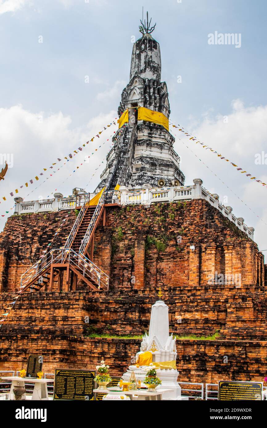 Nakhonpathom hi-res stock photography and images - Alamy