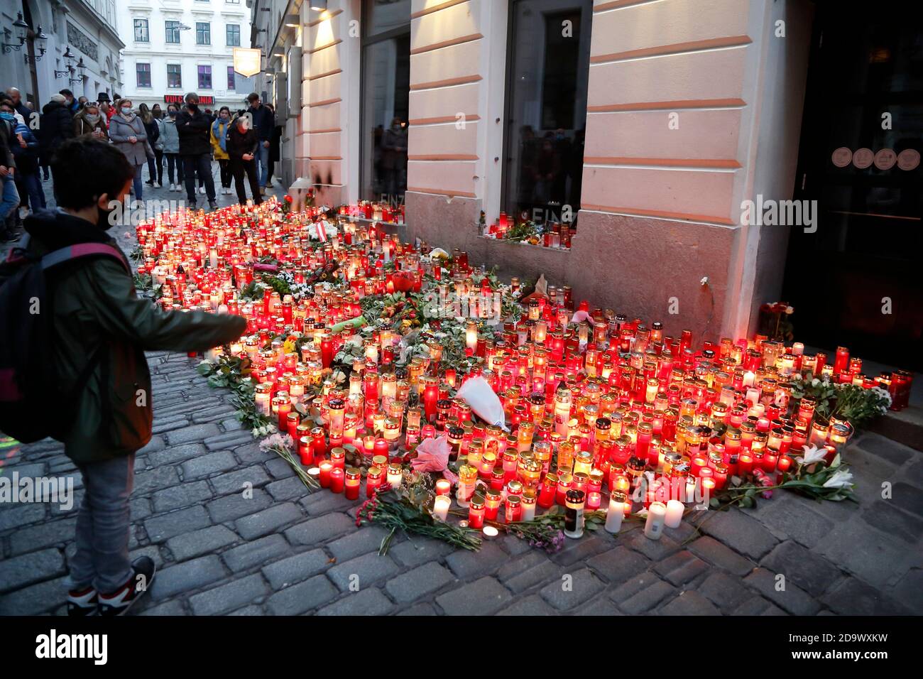 Dwm triangle hi-res stock photography and images - Alamy