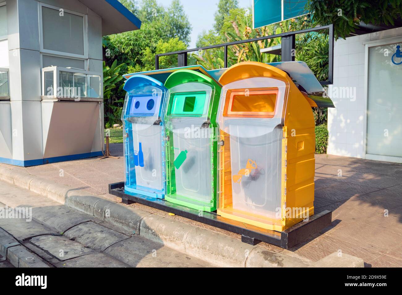 Types of bins hi-res stock photography and images - Alamy