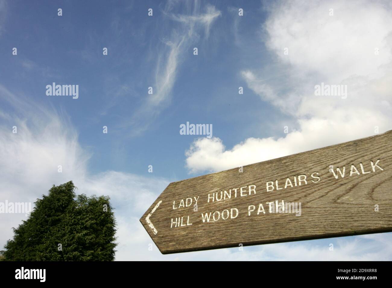Scotland Ayrshire Straiton Walking sign Stock Photo - Alamy
