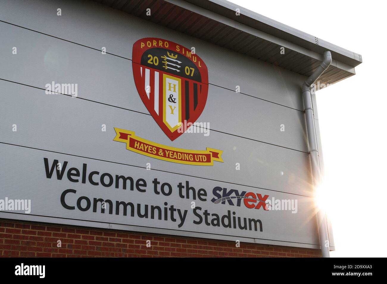 SkyEx Community Stadium, London, UK. 8th Nov, 2020. Football ...