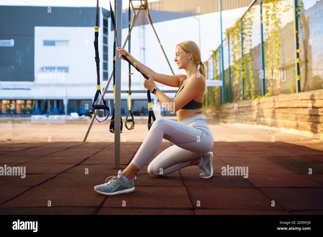 Woman exercise parkland hi-res stock photography and images - Alamy