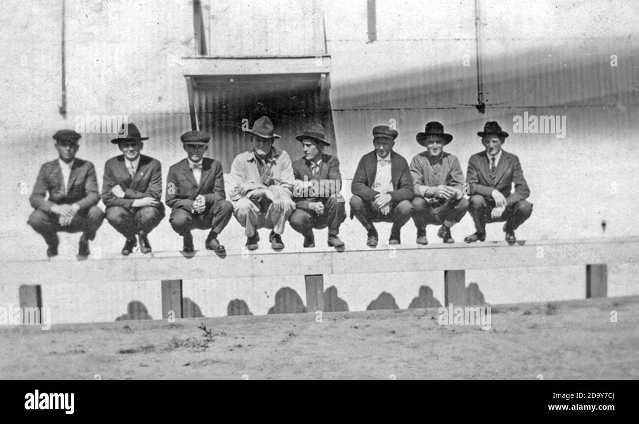 Old iowa farm photo hi-res stock photography and images - Alamy