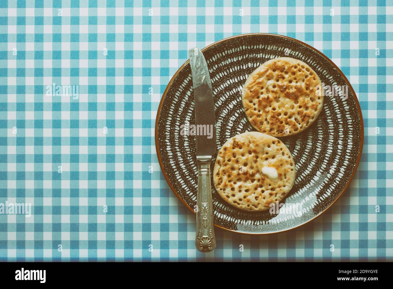 Formica table hi-res stock photography and images - Alamy