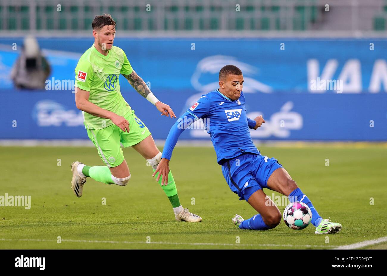 City Of Wolfsburg, Deutschland. 09th Nov, 2020. firo: 08.11.2020 Football, Bundesliga 1, 2020/ ...