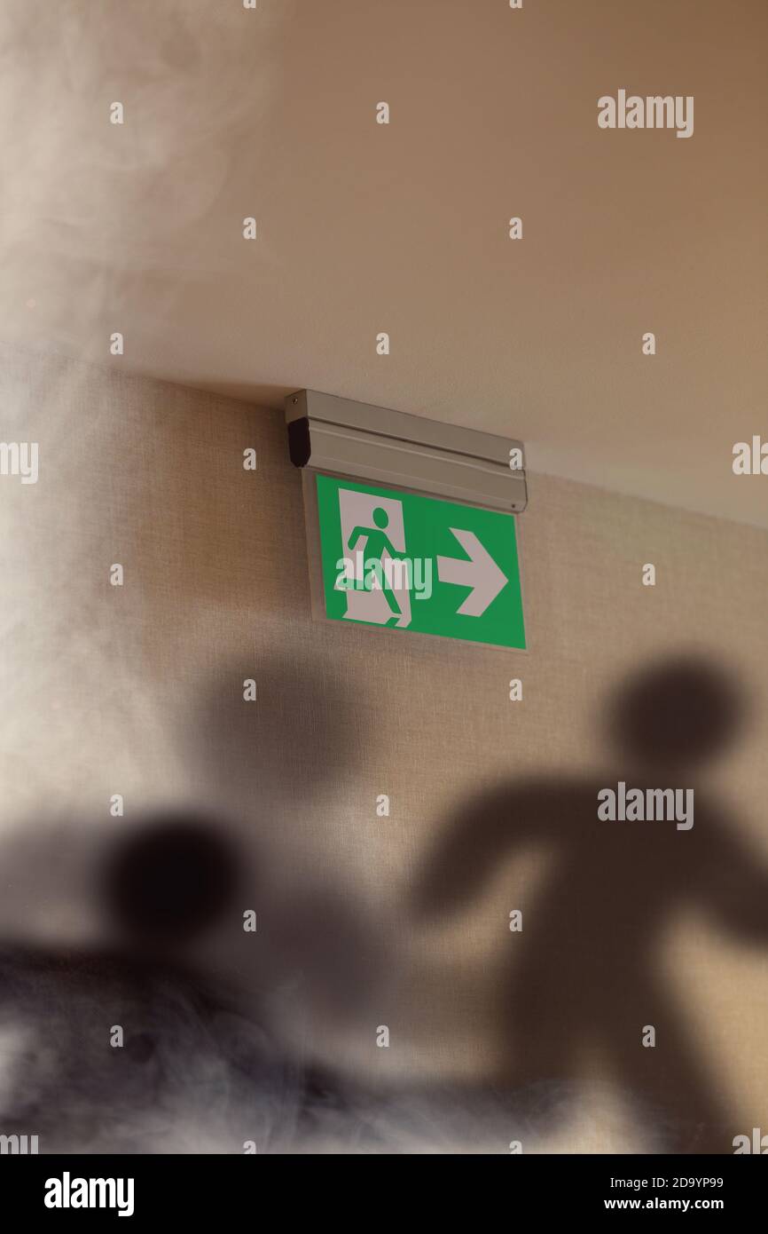 Fast exit sign hi-res stock photography and images - Alamy