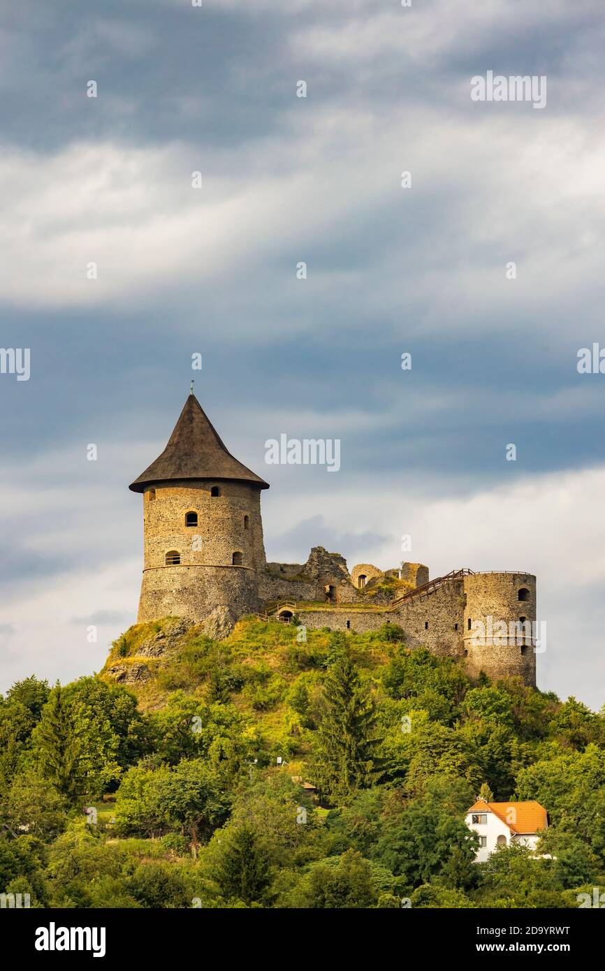 castle Somoska on Slovakia Hungarian border Stock Photo - Alamy