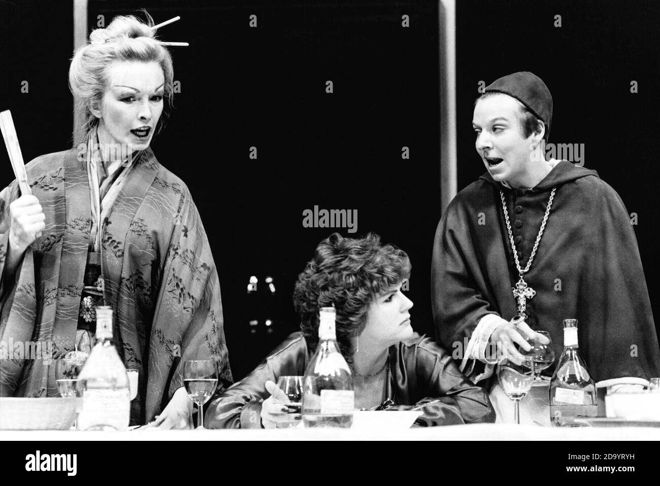 l-r: Lindsay Duncan (Lady Nijo), Gwen Taylor (Marlene), Selina Cadell ...