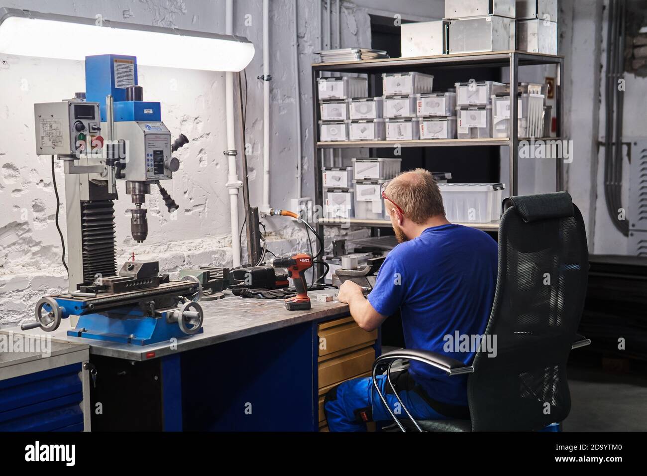 Small factory unit hi-res stock photography and images - Alamy