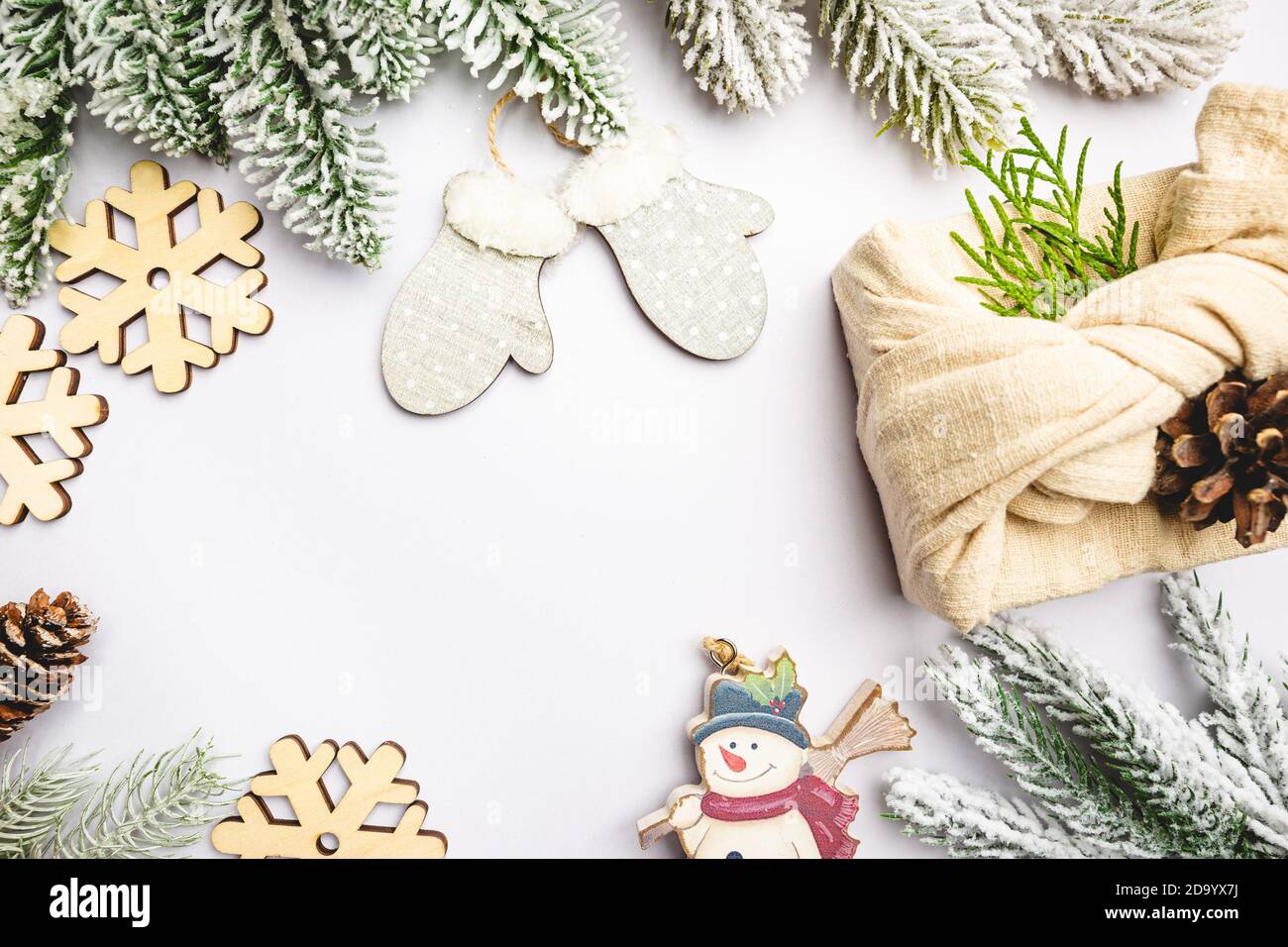 Zero waste gift wrapping traditional Japanese furoshiki style. Plastic ...