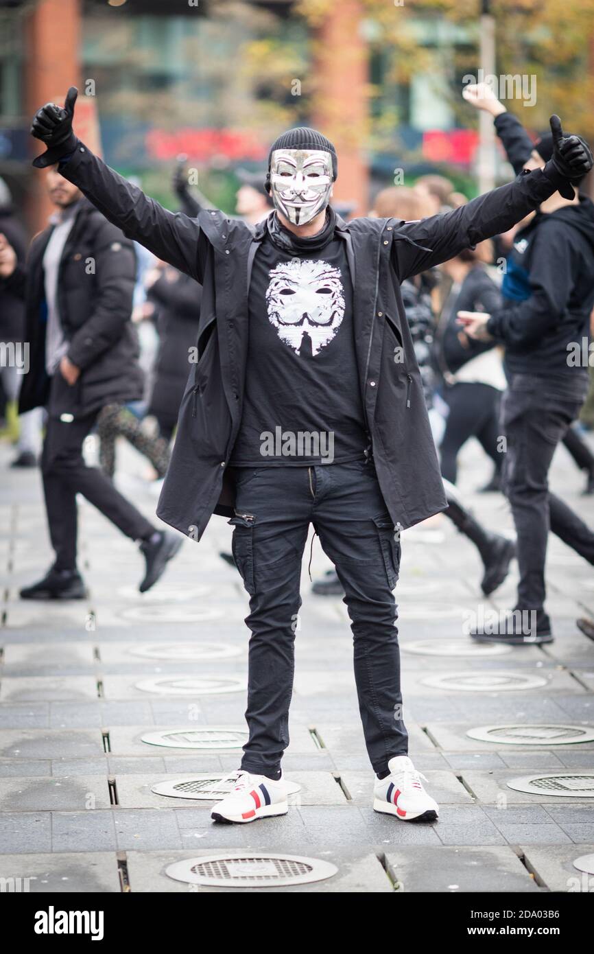 Anonymous mask protests hi-res stock photography and images - Alamy