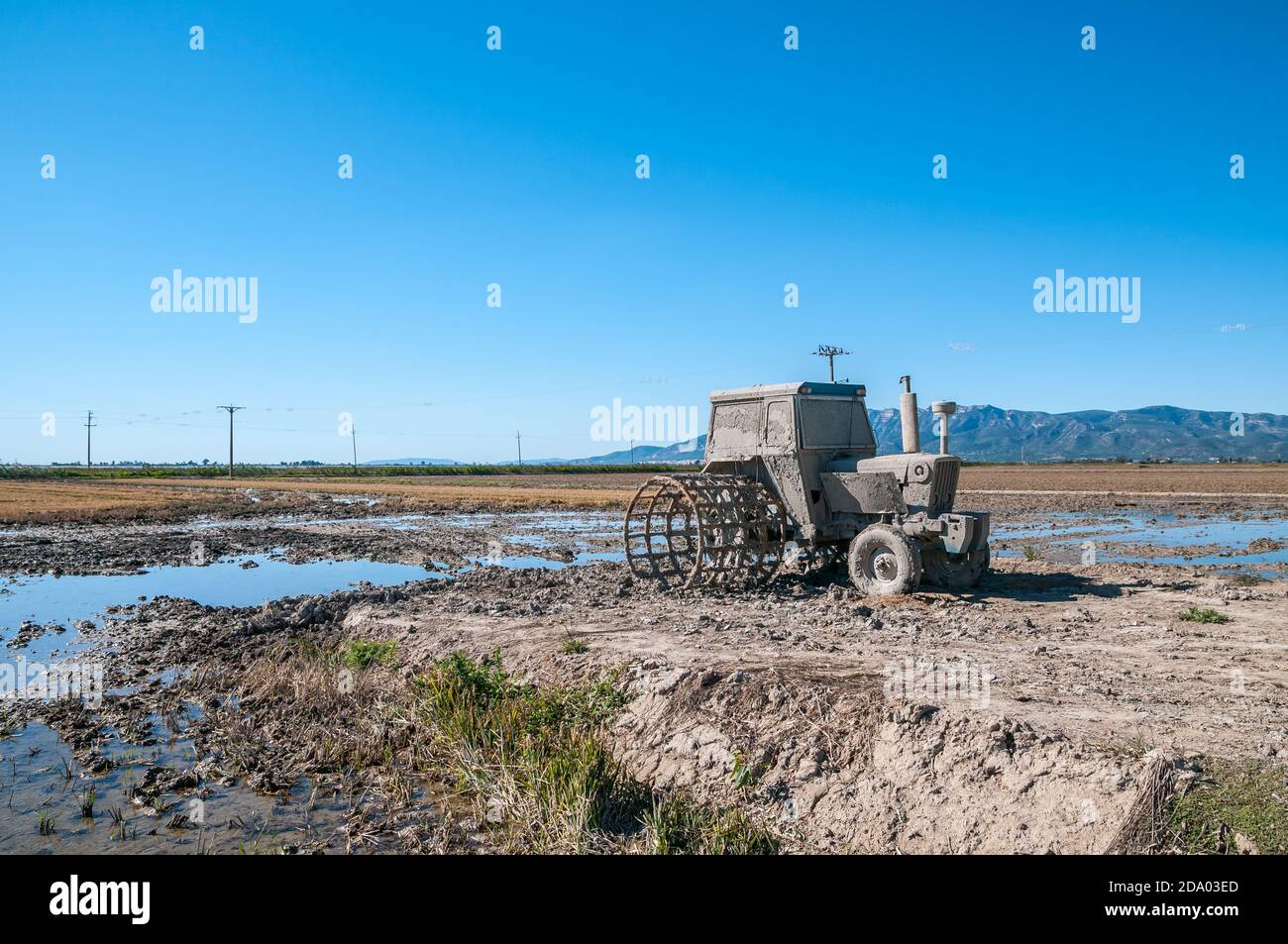 Rice farming tractor hi-res stock photography and images - Alamy