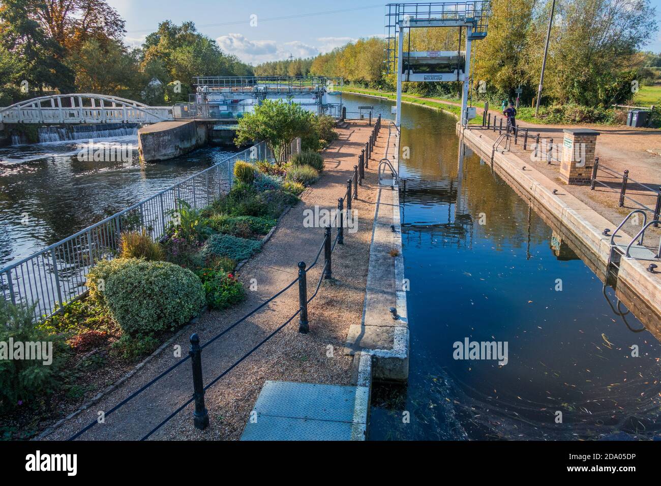 Lockriver hi-res stock photography and images - Alamy