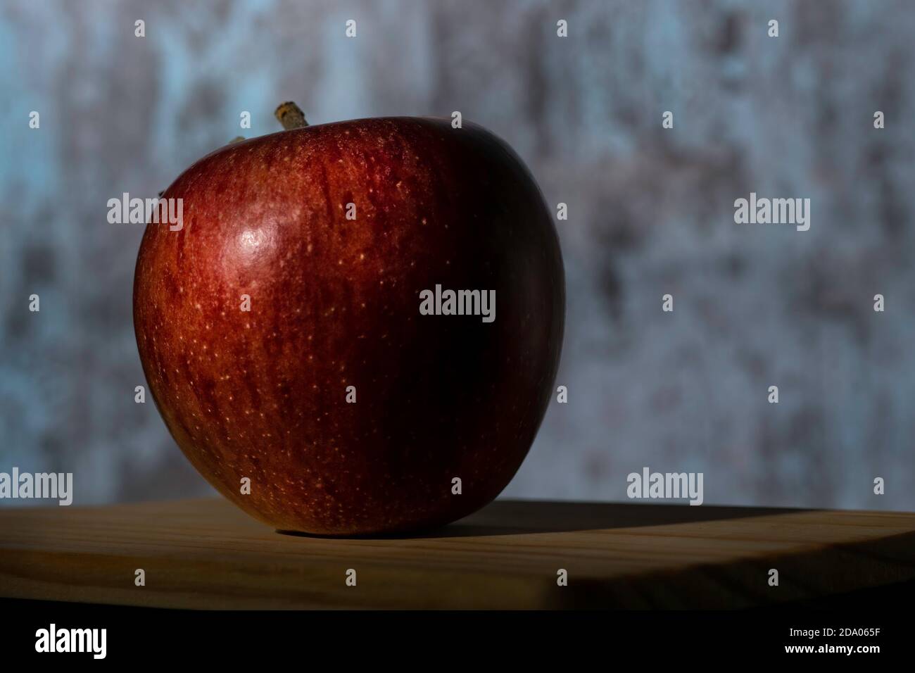 Close up red braeburn apple hi-res stock photography and images - Alamy