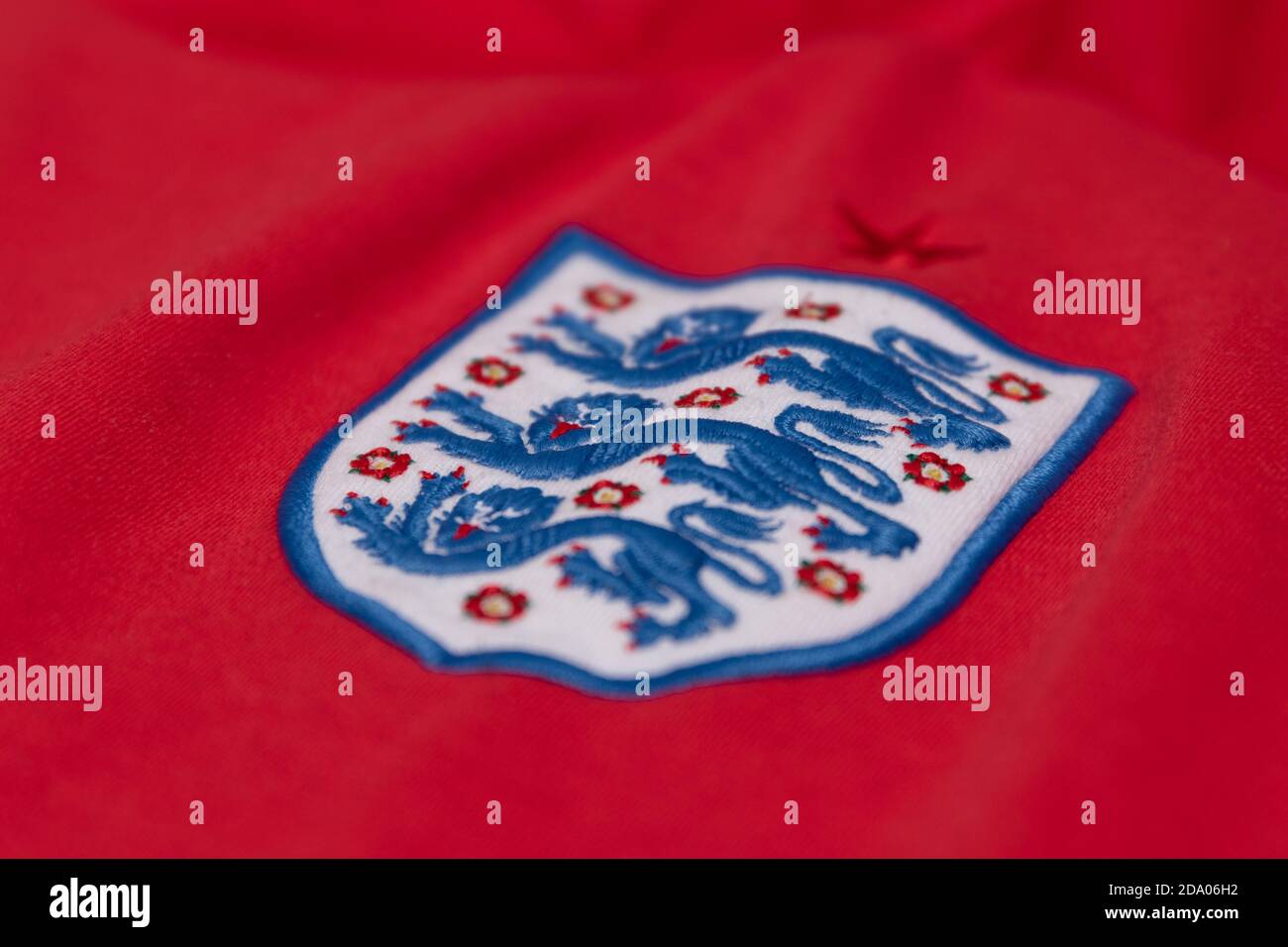 Three lions england badge hi-res stock photography and images - Alamy