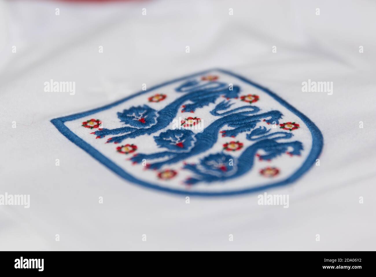 Three lions england badge hi-res stock photography and images - Alamy