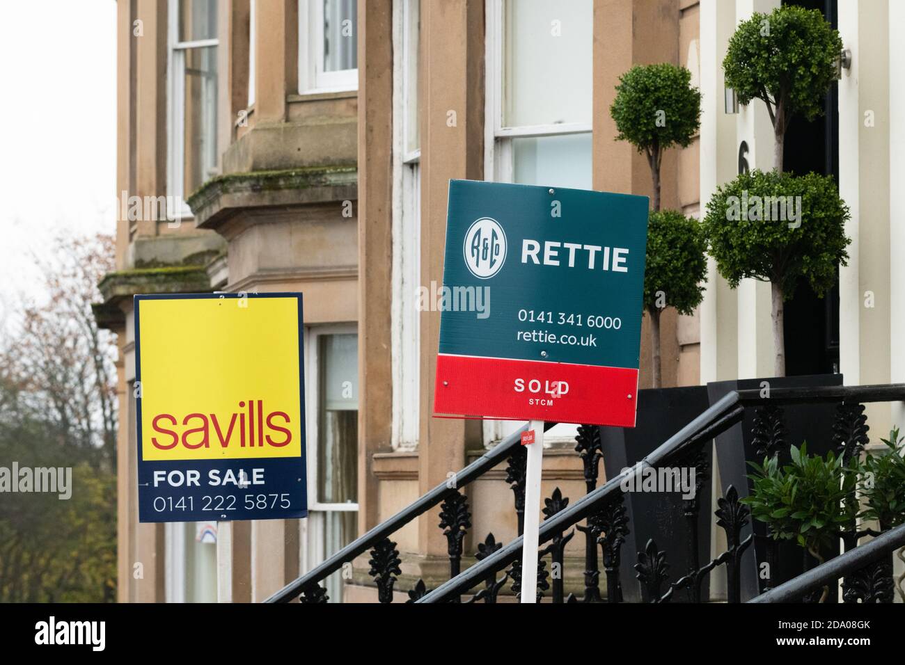 For sale and sold signs in the West End of Glasgow, Scotland, UK Stock ...