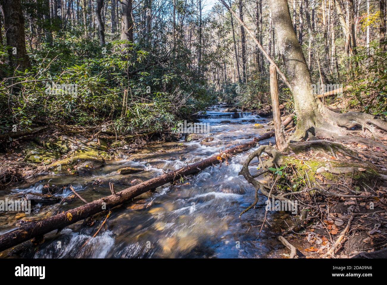 Fast moving water over rocks hi-res stock photography and images - Alamy