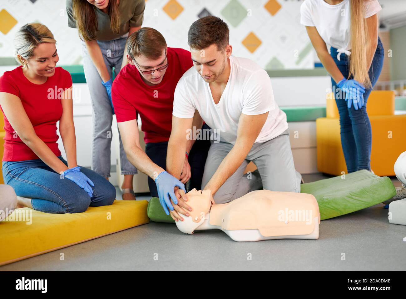 Cpr mannequin hi-res stock photography and images - Alamy