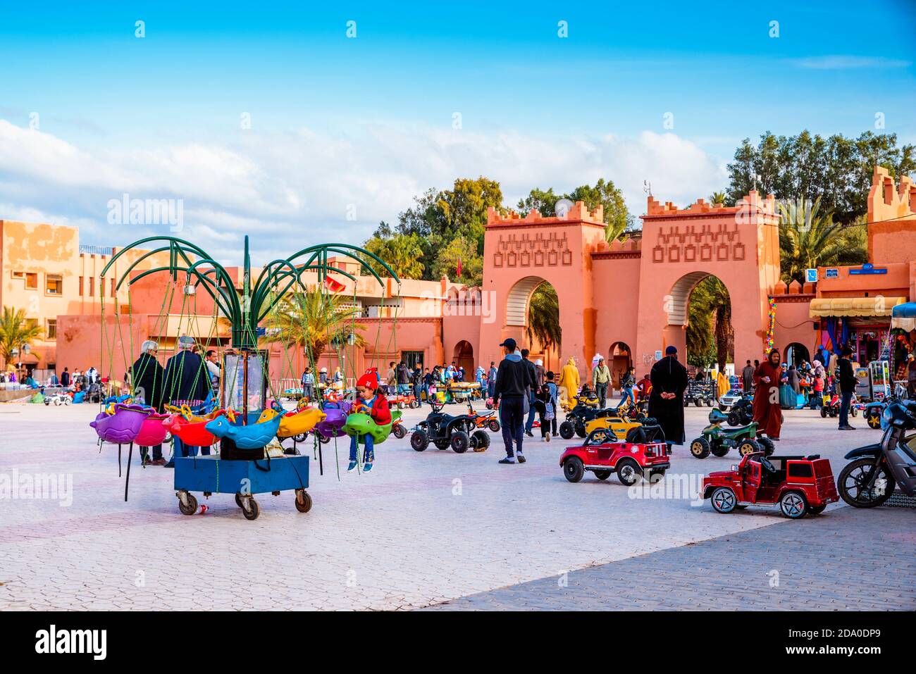 The lively Place Al-Mouahidine square in the afternoon. Ouarzazate ...