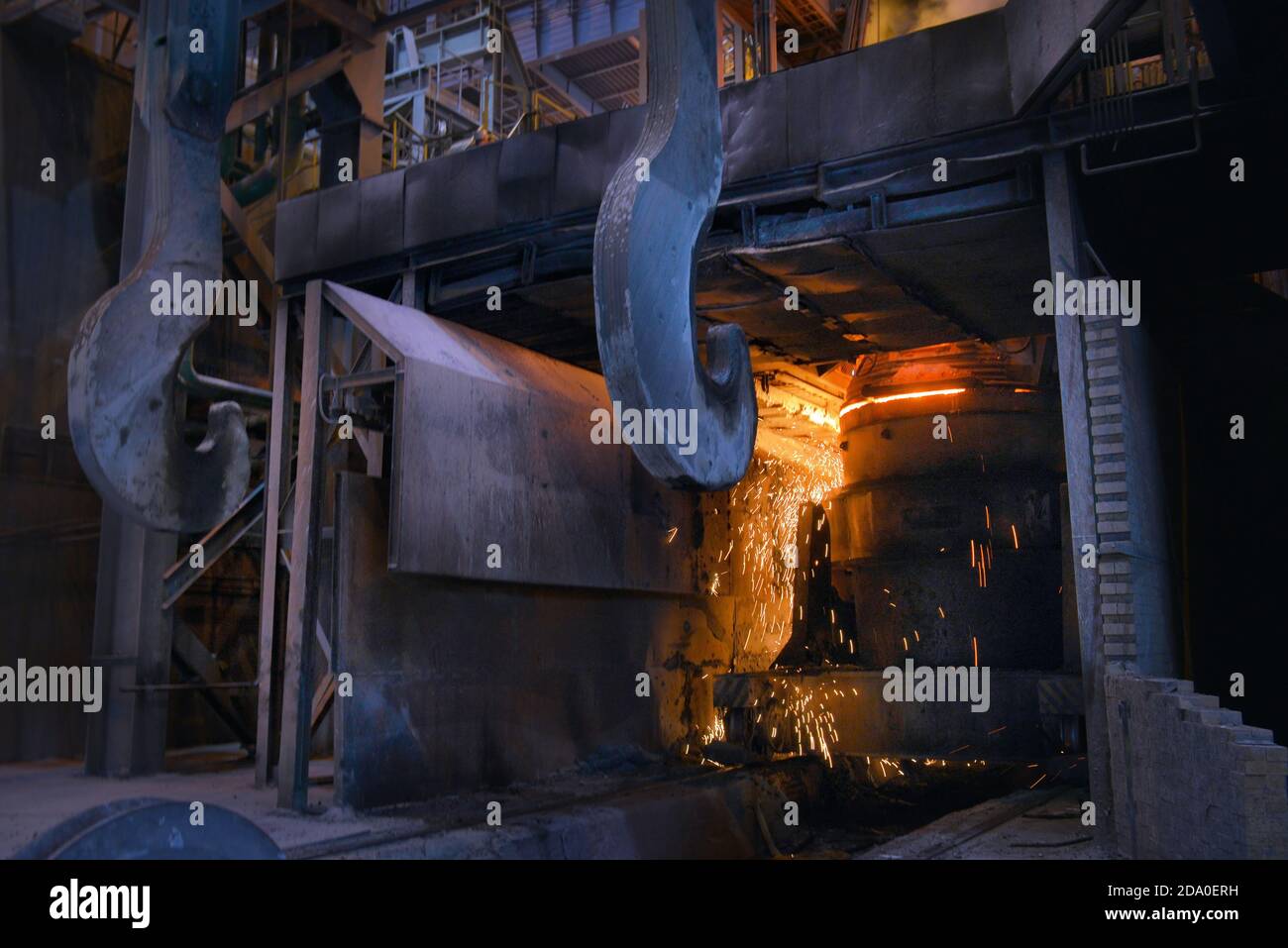 Bright fire high temperature hi-res stock photography and images - Alamy