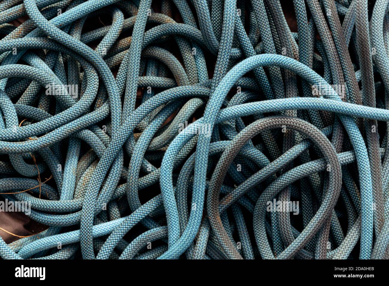 Rope cables hi-res stock photography and images - Alamy