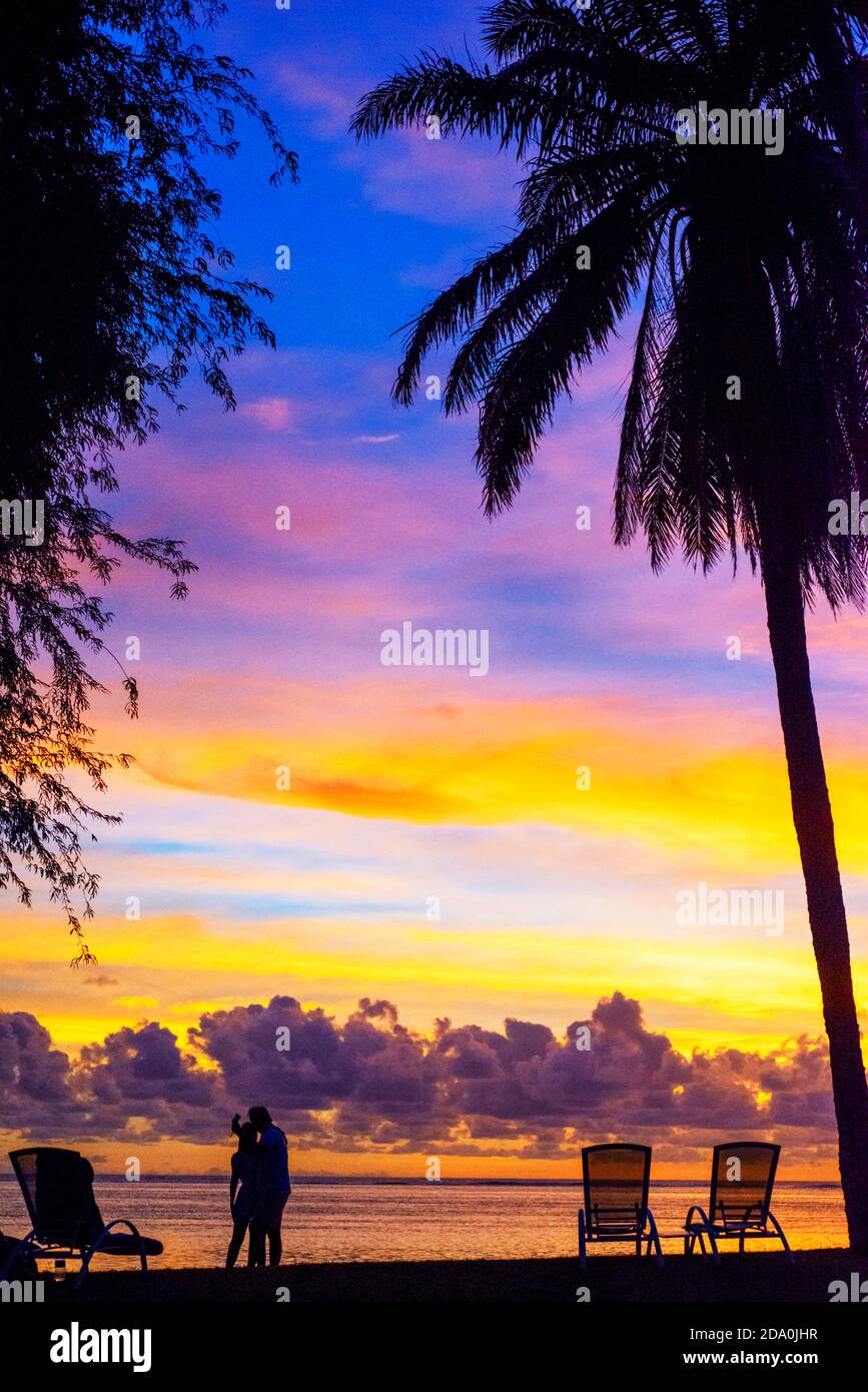 Sunset in Le Meridien Hotel on the island of Tahiti, French Polynesia ...