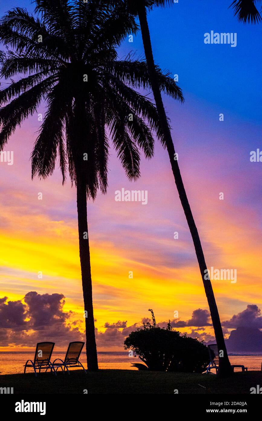 Sunset in Le Meridien Hotel on the island of Tahiti, French Polynesia ...