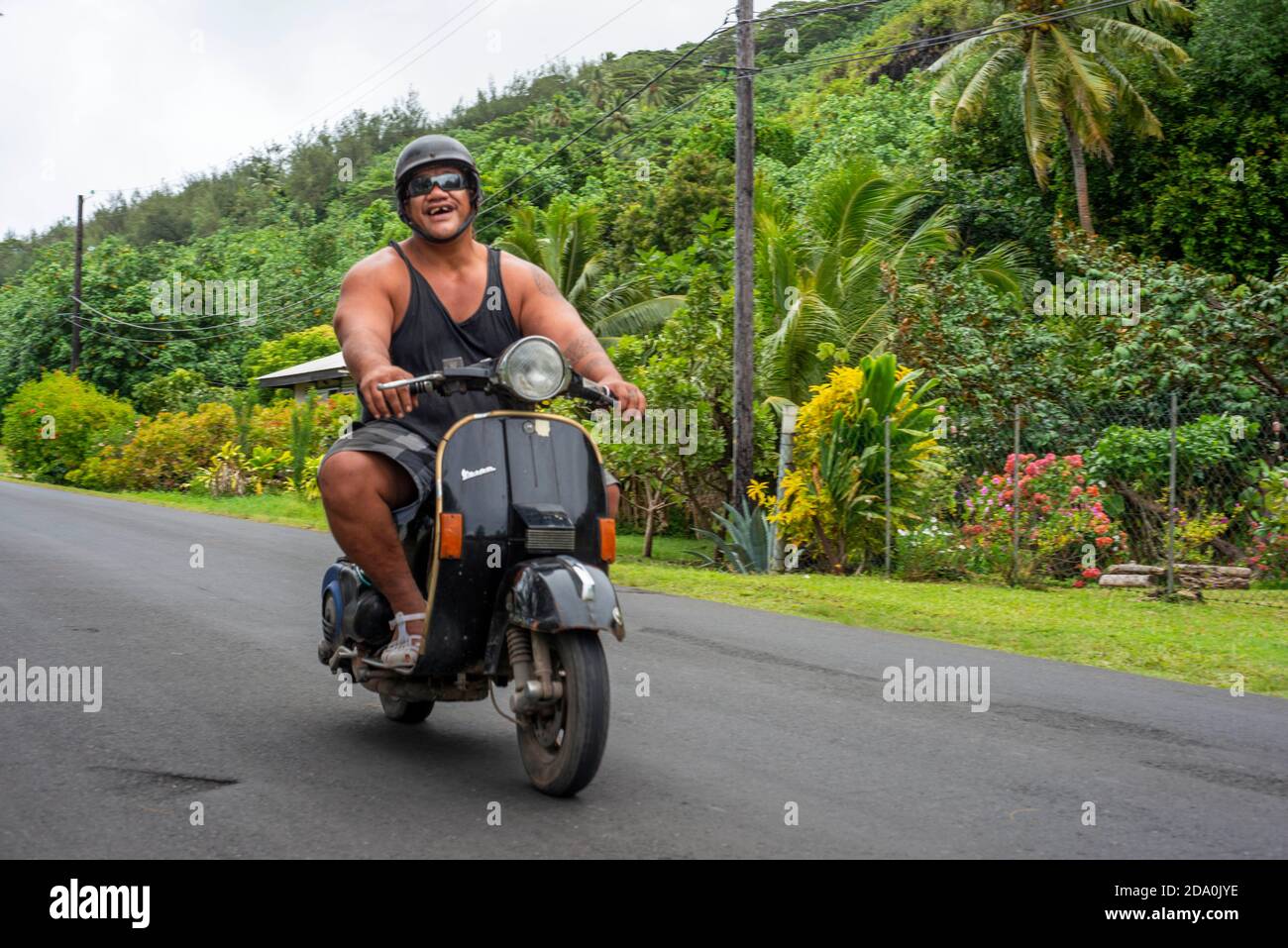 French polynesia man hi-res stock photography and images - Alamy