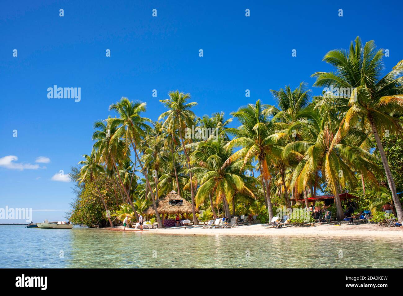 Tropical paradise seascape Taha'a island landscape, French Polynesia ...