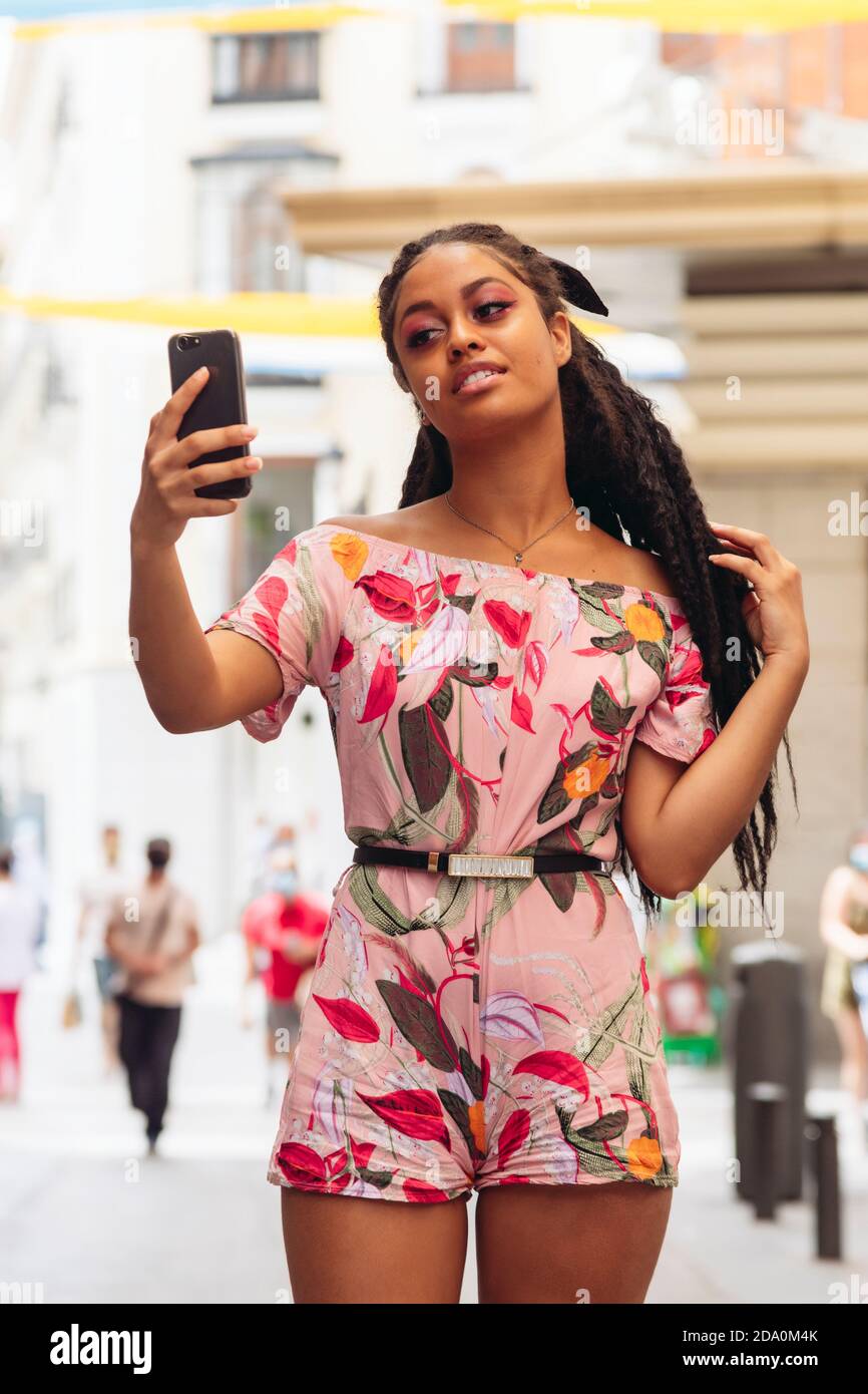 Ethnic lady florist hi-res stock photography and images - Alamy