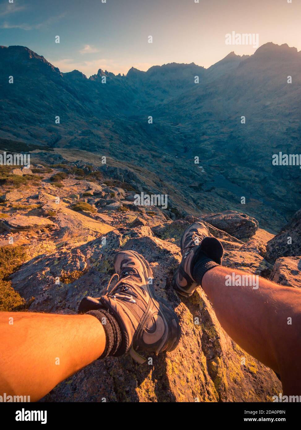 Sporty black woman doing abs hi-res stock photography and images - Alamy
