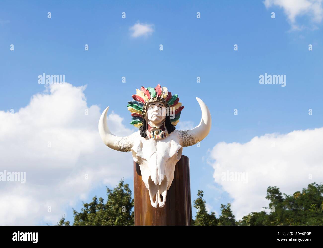 American Indian, cow head skull Stock Photo - Alamy