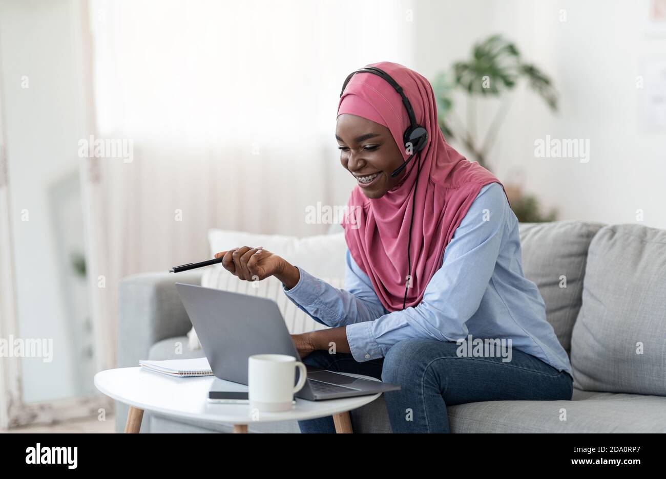 Muslim teacher hi-res stock photography and images - Alamy