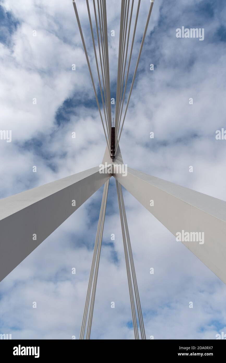 Many steel suspension cables hi-res stock photography and images - Alamy