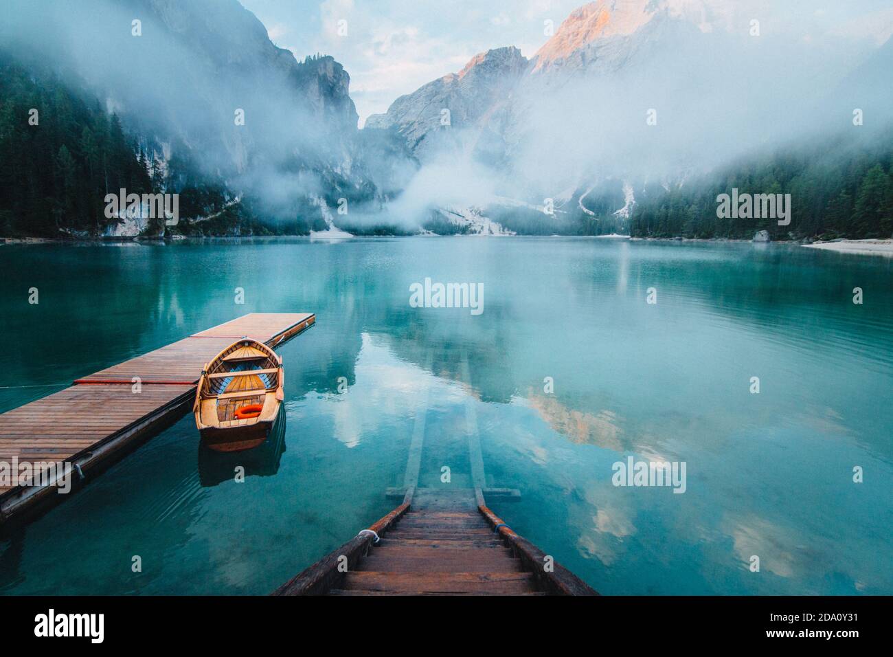 Turquoise water wooden pier hi-res stock photography and images - Alamy