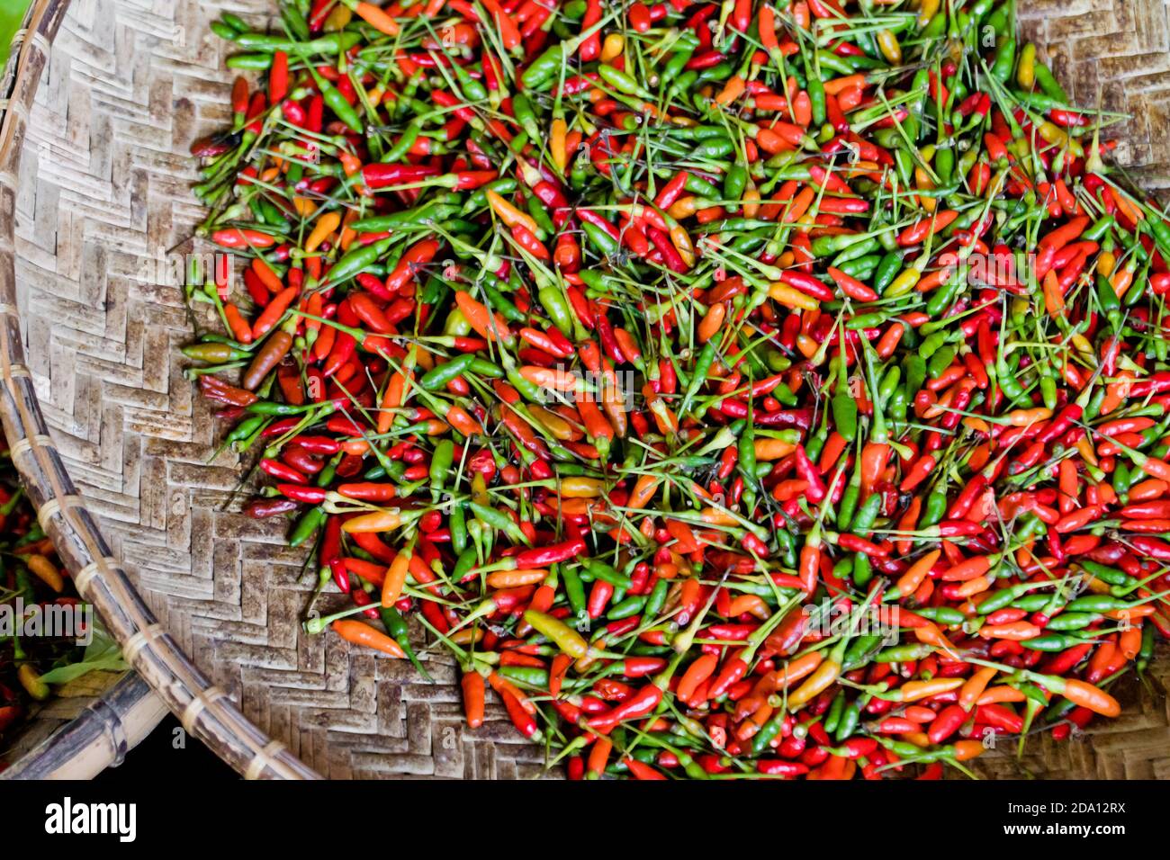 Green chilli wallpaper hi-res stock photography and images - Alamy