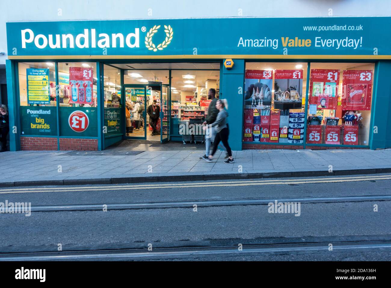 Poundland store hi-res stock photography and images - Alamy