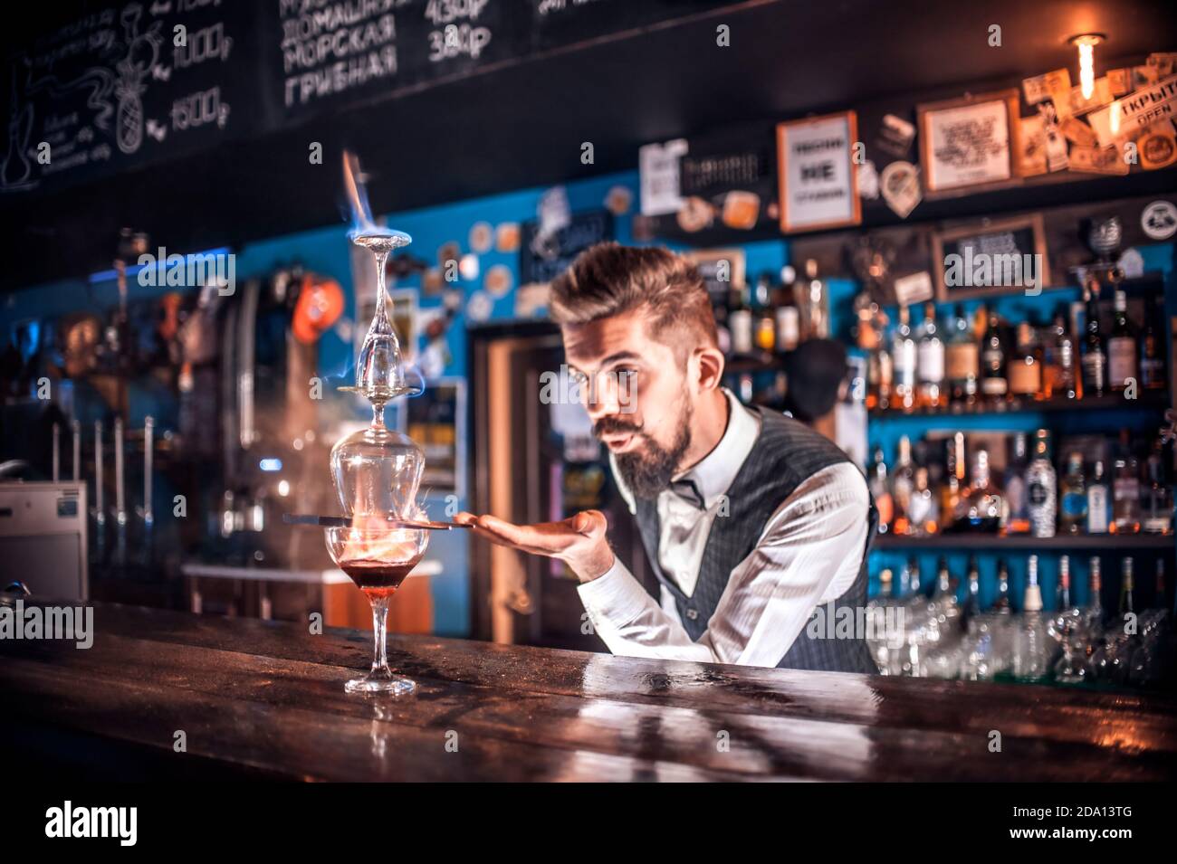 Bar tending hi-res stock photography and images - Alamy