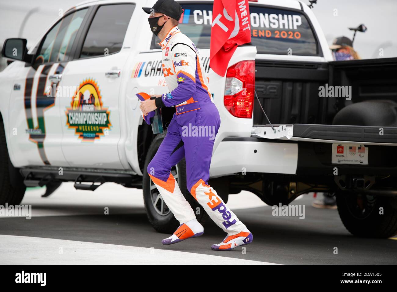 Avondale, Arizona, USA. 8th Nov, 2020. Denny Hamlin (11) gets ready for ...