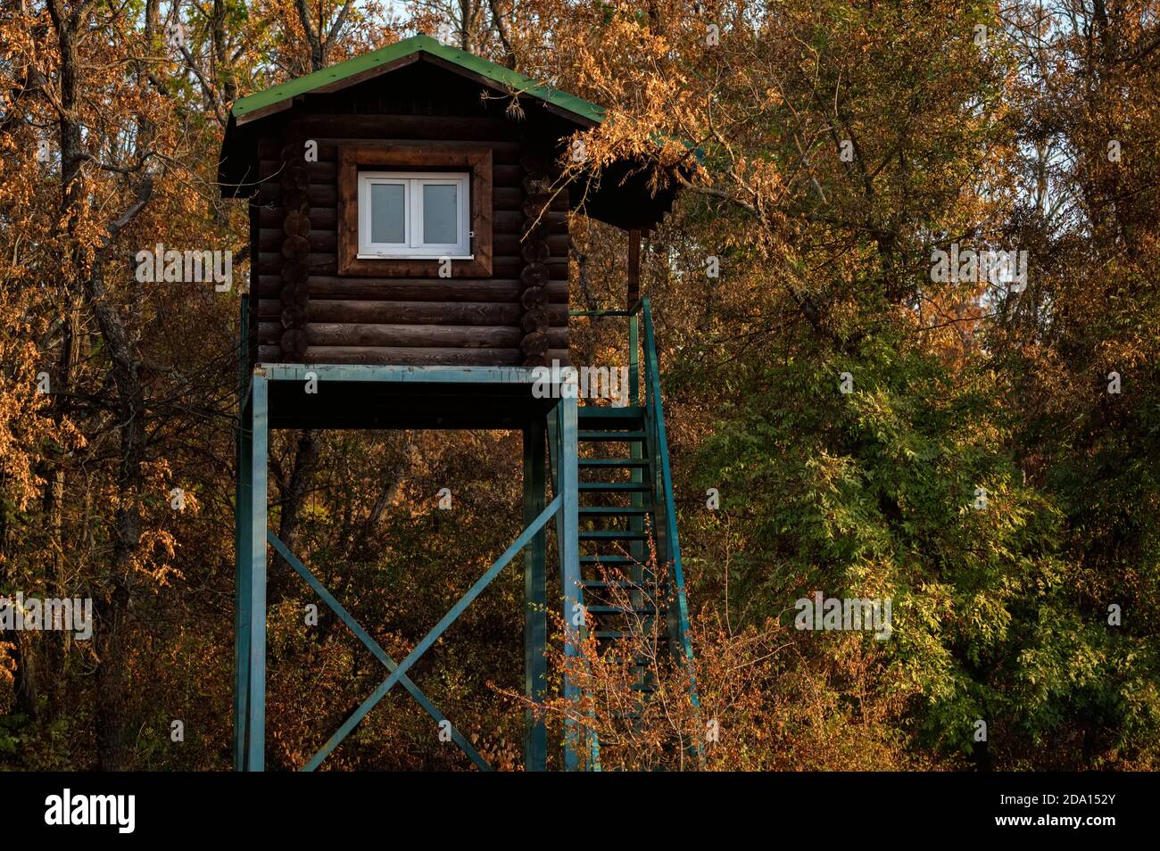 Single hunting tower hi-res stock photography and images - Alamy